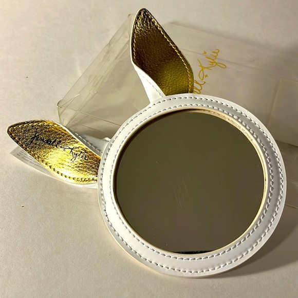 Kendall & Kylie | Makeup | Kendall Kylie Kardashian Bunny Rabbit Mirror ...